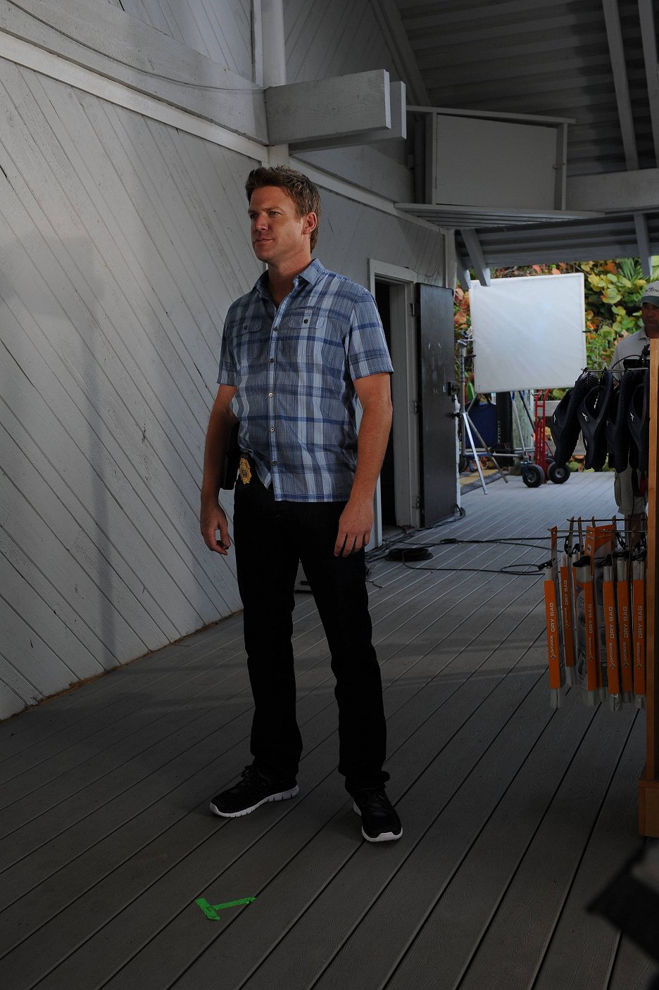 Slunečno, místy vraždy - Třetí kolo u vozu (S04E08) (2013) | ČSFD.cz