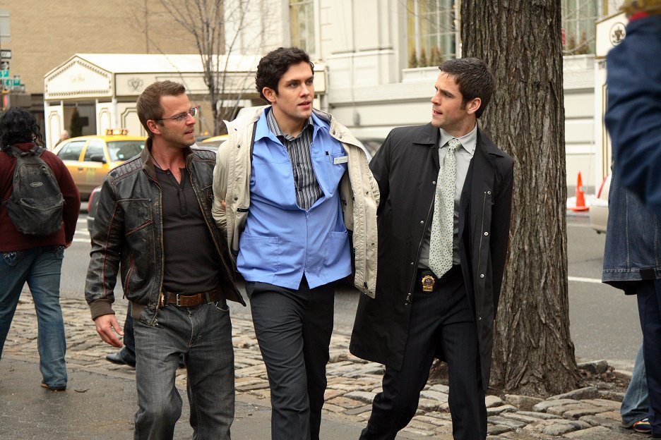 Kriminálka New York - Chodit okolo (S03E23) (2007) | ČSFD.cz