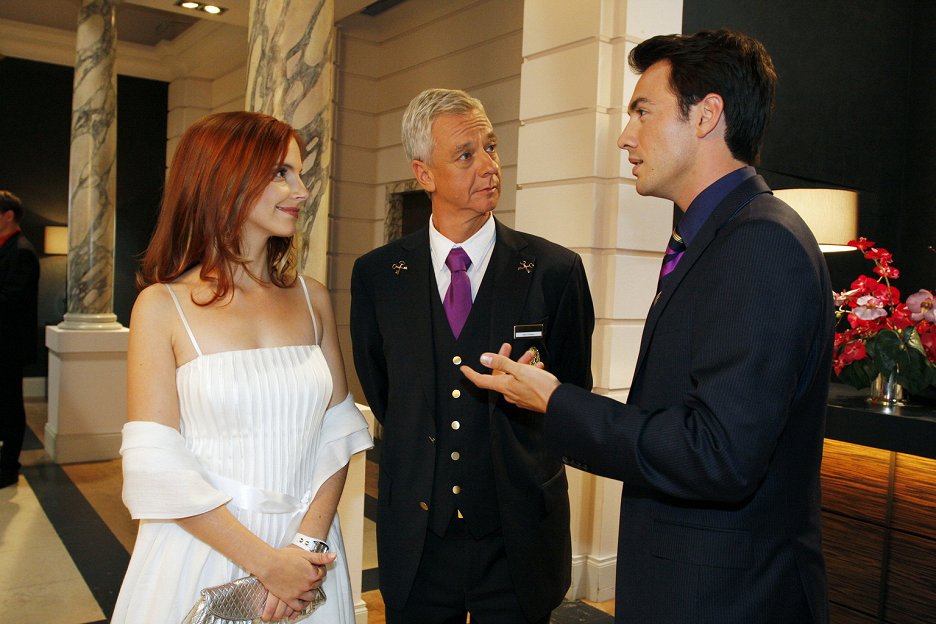 Eine wie Keine - Episode 9 (E09) (2009) | ČSFD.cz