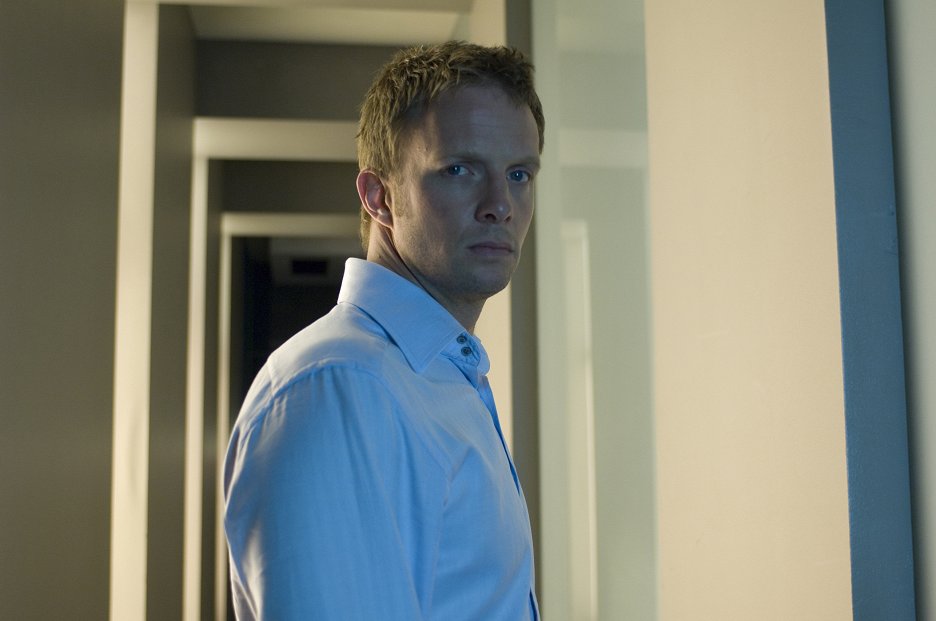 MI5 - The Broadcast (S06E07) (2007) | ČSFD.cz