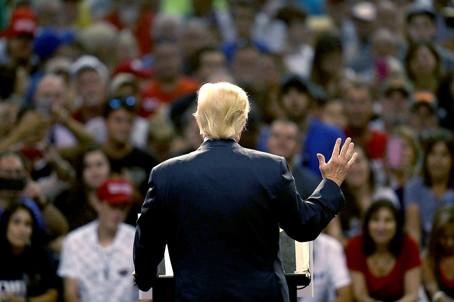 Comment Trump a manipulé l'Amérique (2018) | ČSFD.cz
