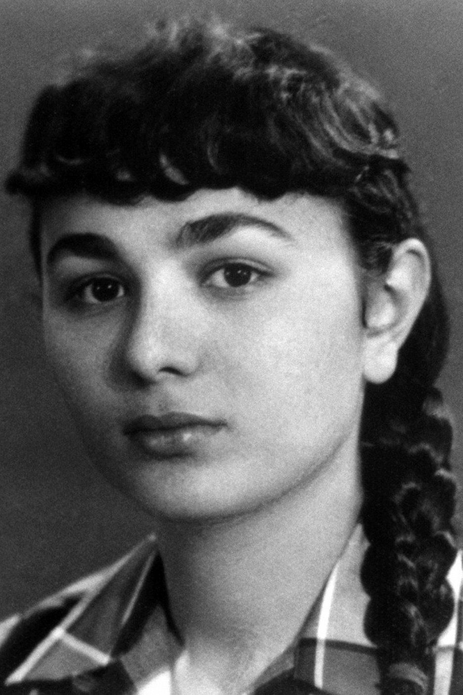 Farah Diba Pahlavi - Die letzte Kaiserin (2018) | Filmemacher*innen ...