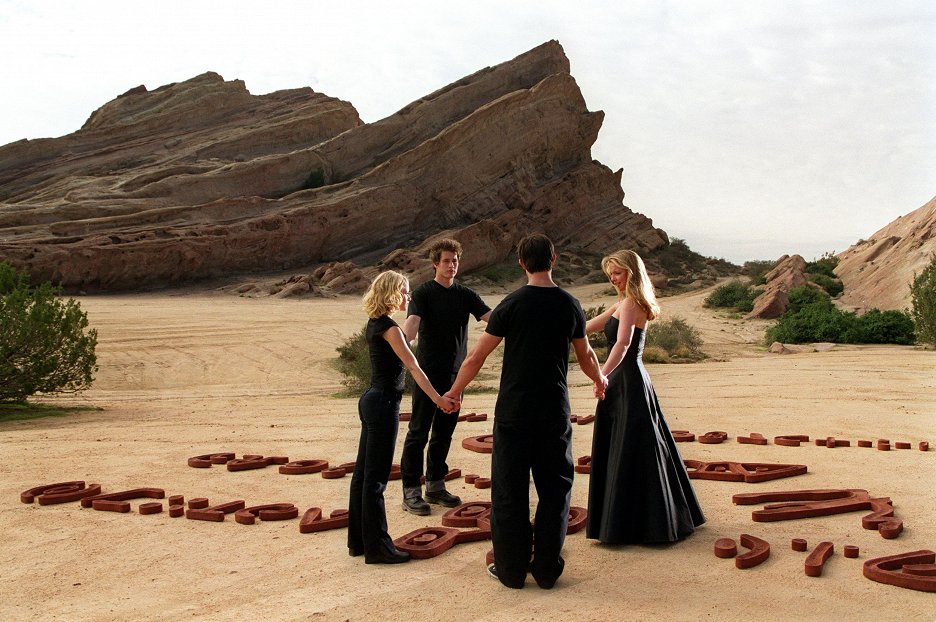 Roswell - Four-Square (S01E19) (2000) | ČSFD.cz