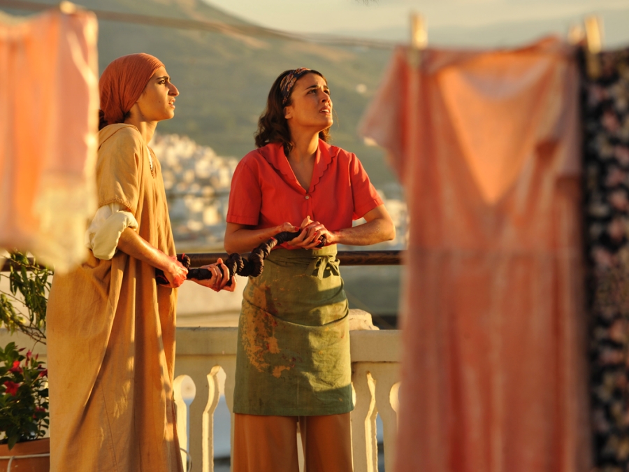 The Time in Between (2013) | ČSFD.cz