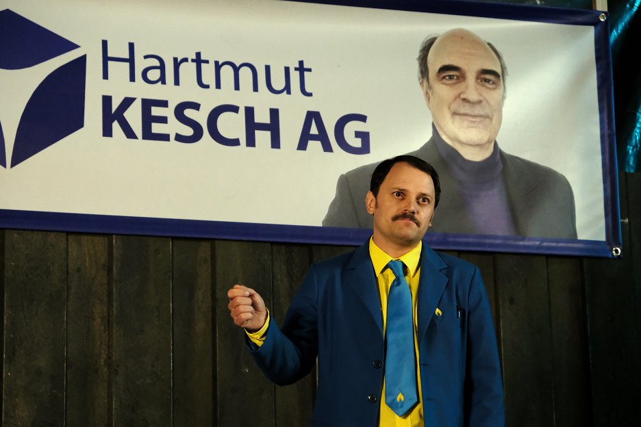 Tanken - mehr als Super - Schichtende (E12) (2018) | ČSFD.cz