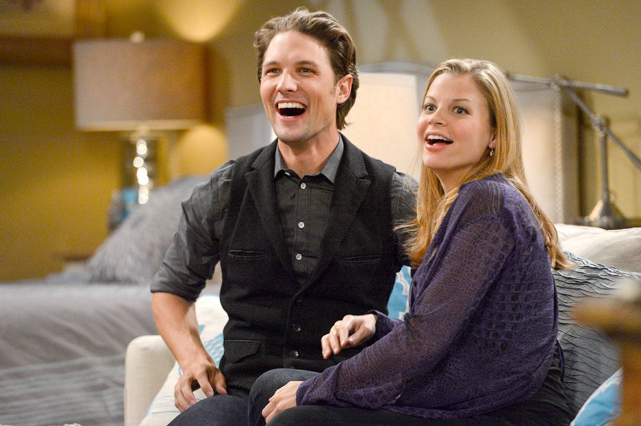 Muži sobě - Long Distance Tyler (S02E09) (2013) | ČSFD.cz