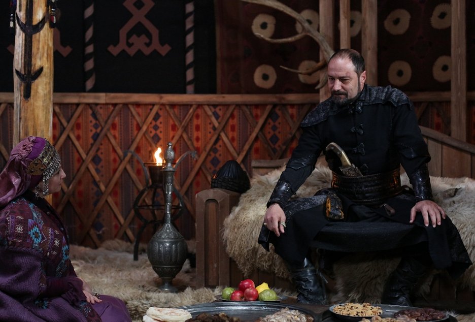 Diriliş: Ertuğrul - Kimiz Biz (S03E18) (2017) | ČSFD.cz