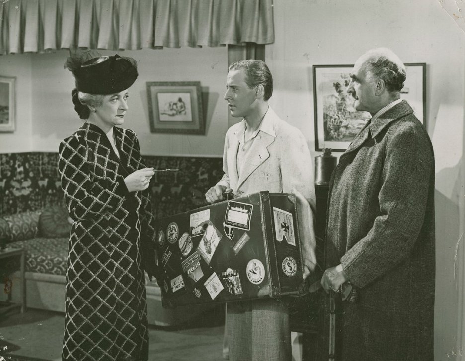 Stopp! Tänk på något annat (1944) | ČSFD.cz