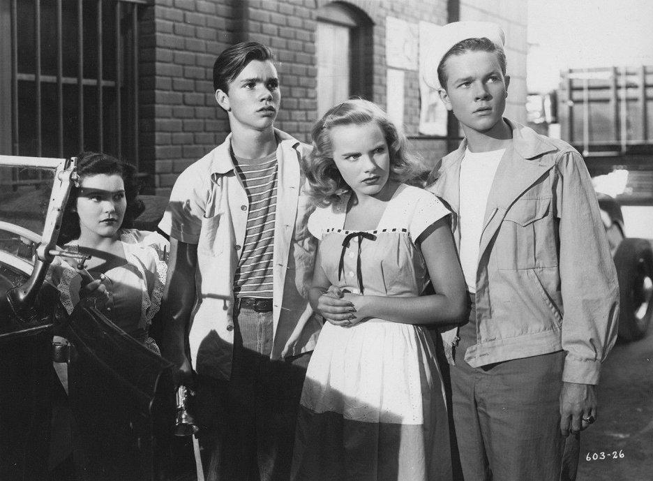 The Devil on Wheels (1947) | Galerie - Z filmu | ČSFD.cz