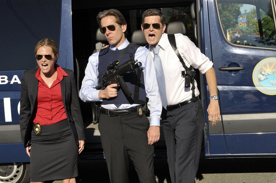 Psych, s. r. o. - Gus Walks Into a Bank (S03E08) (2008) | ČSFD.cz