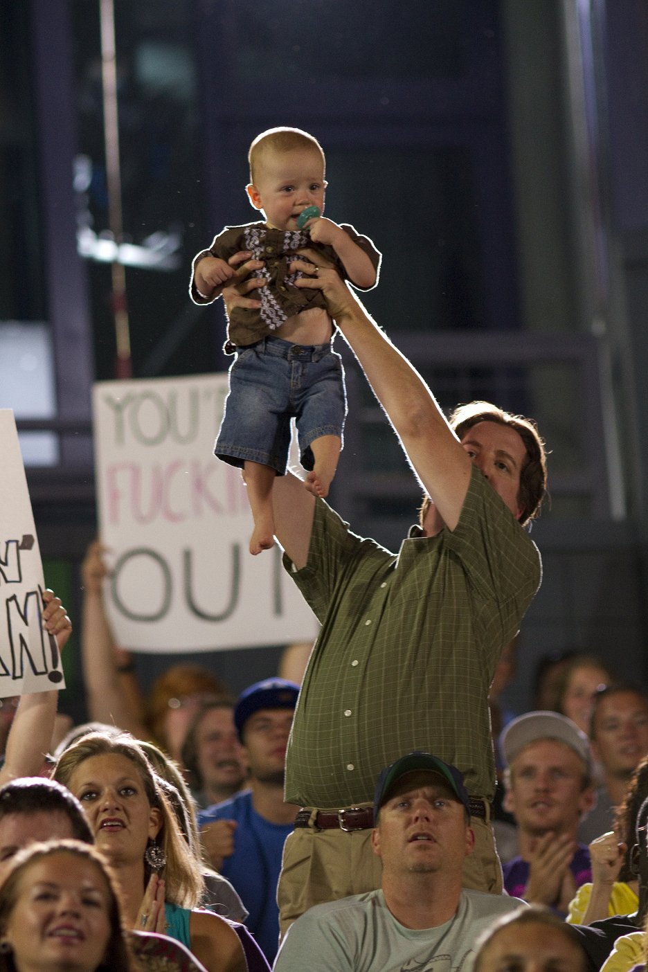 Nahoru a dolů - Chapter 16 (S03E03) (2012) | ČSFD.cz