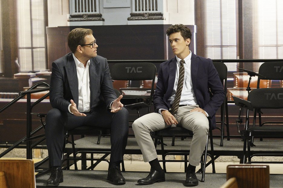 Bull - Already Gone (S02E02) (2017) | ČSFD.cz