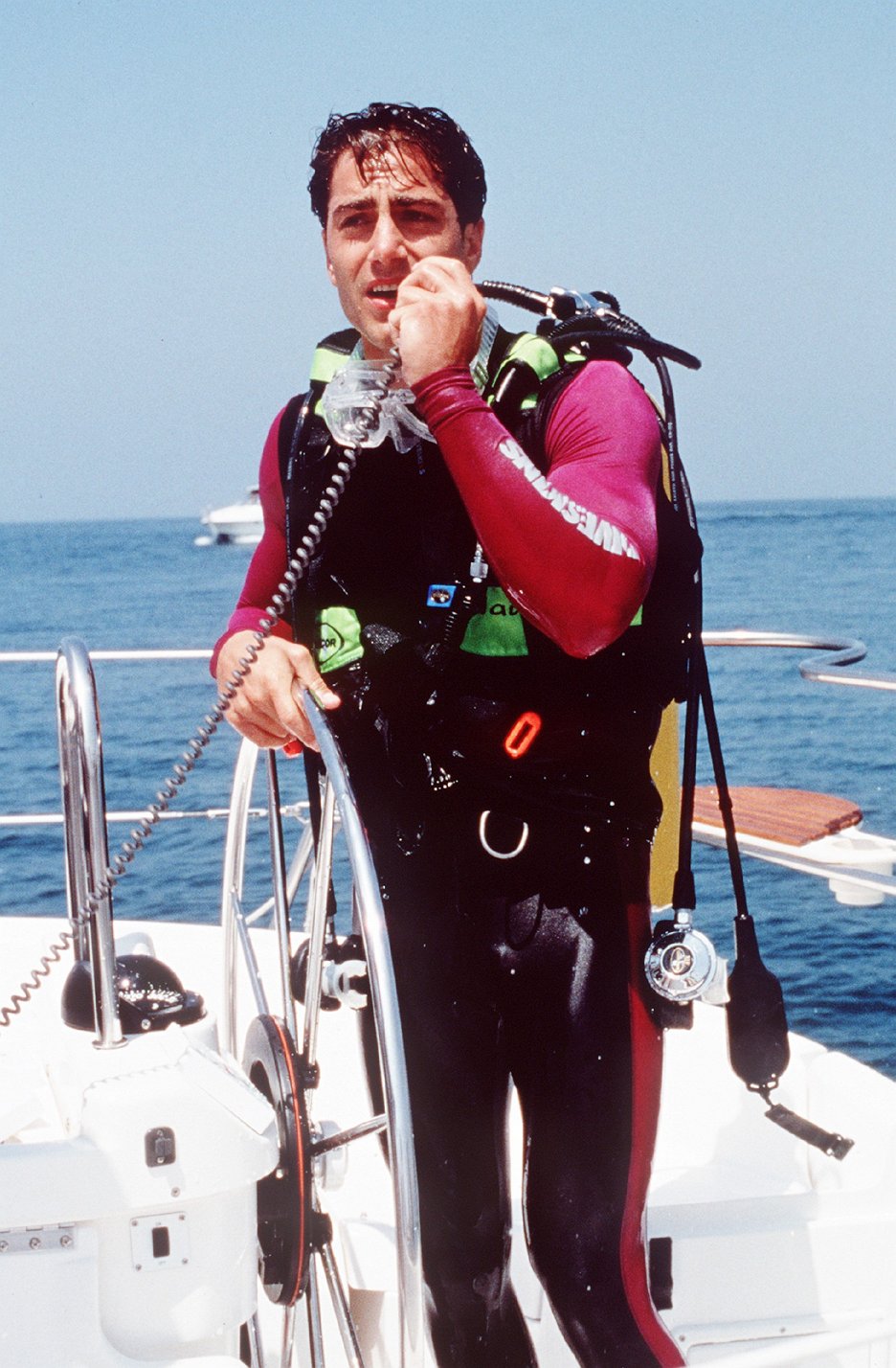 Pobřežní hlídka - Modrá hlubina (S09E12) (1999) | ČSFD.cz