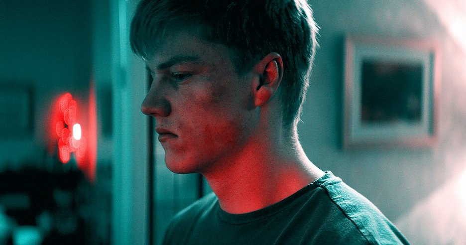 Await Further Instructions (2018) | ČSFD.cz