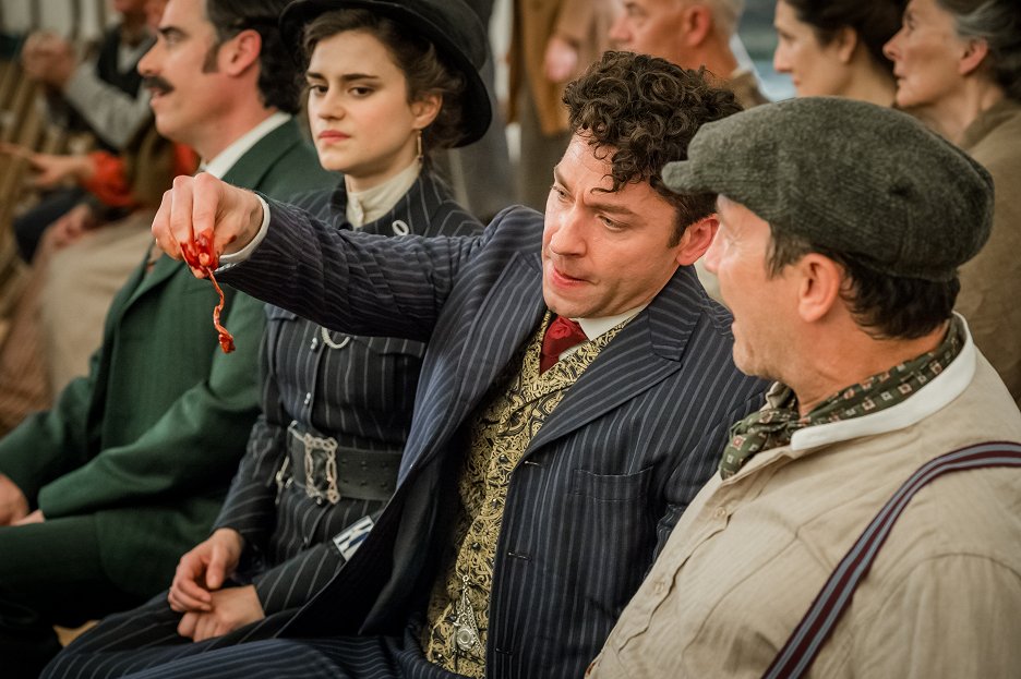 Houdini and Doyle - In Manus Dei (E03) (2016) | ČSFD.cz