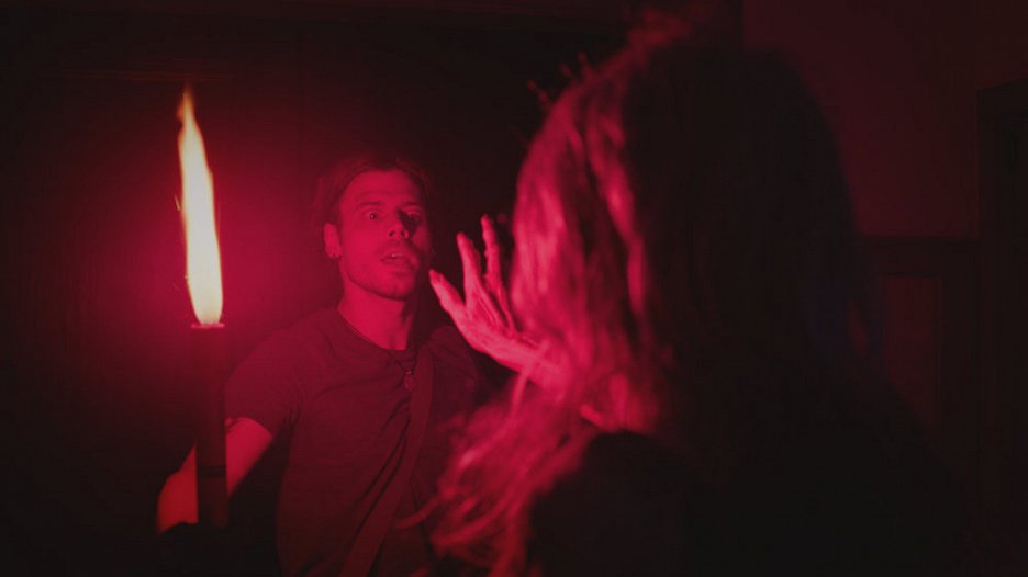 Midnight, Texas - To Witch Hell and Back (S02E03) (2018) | ČSFD.cz