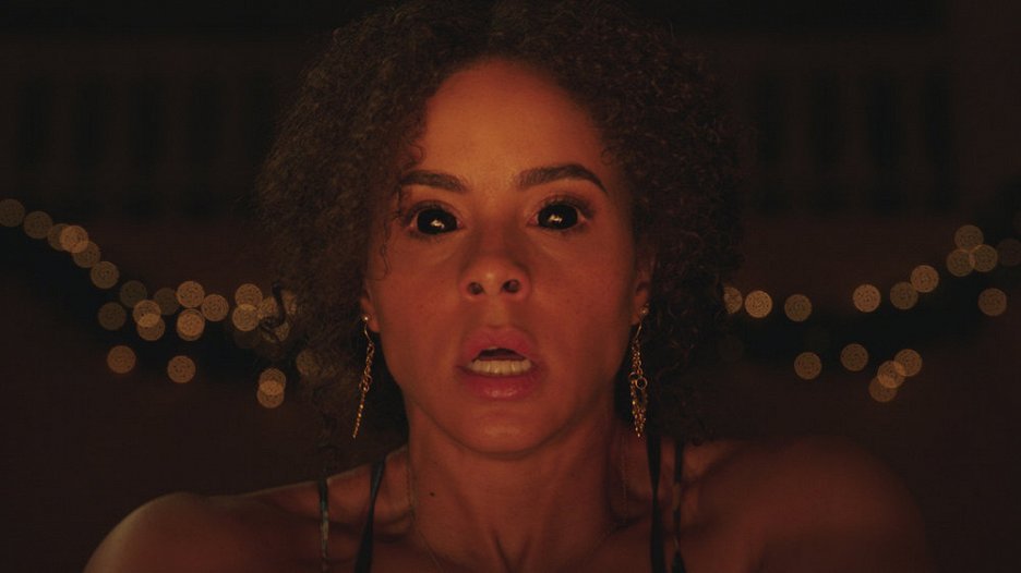 Midnight, Texas - Drown the Sadness In Chardonnay (S02E05) (2018) | ČSFD.cz