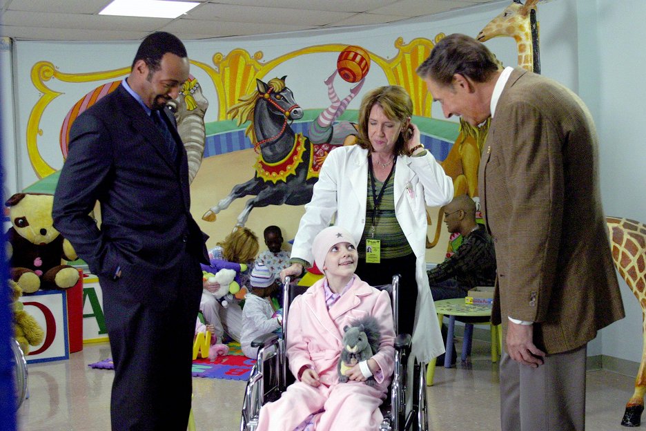 Zákon a pořádek - Compassion (S14E09) (2003) | ČSFD.cz