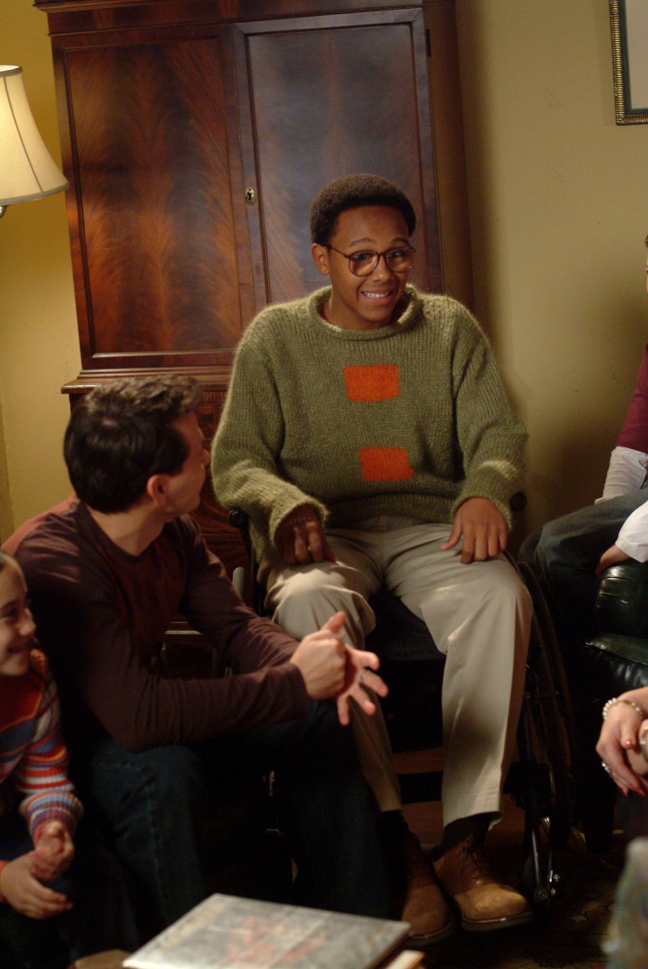 Malcolm v nesnázích - Malcolm Dates a Family (S05E14) (2004) | ČSFD.cz