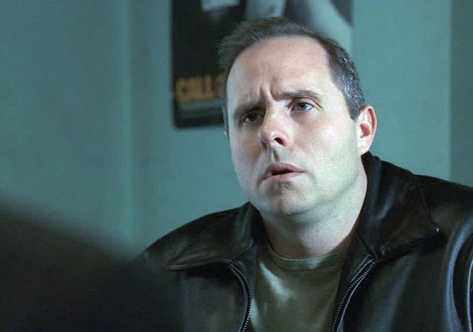 Zákon a pořádek - Publish and Perish (S15E21) (2005) | ČSFD.cz