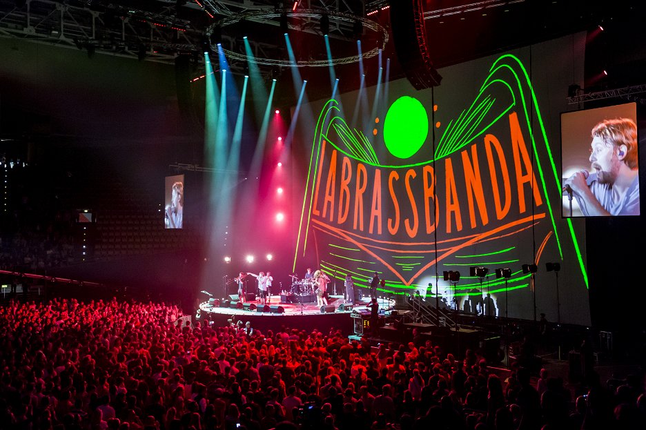 10 Jahre LaBrassBanda - Around the World (2017) | ČSFD.cz