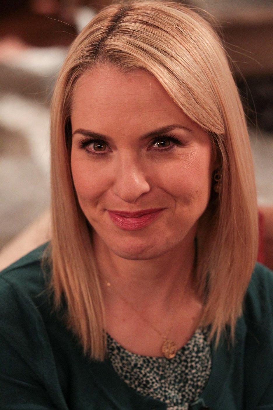 Whitney - Snapped (S02E09) (2013) | ČSFD.cz