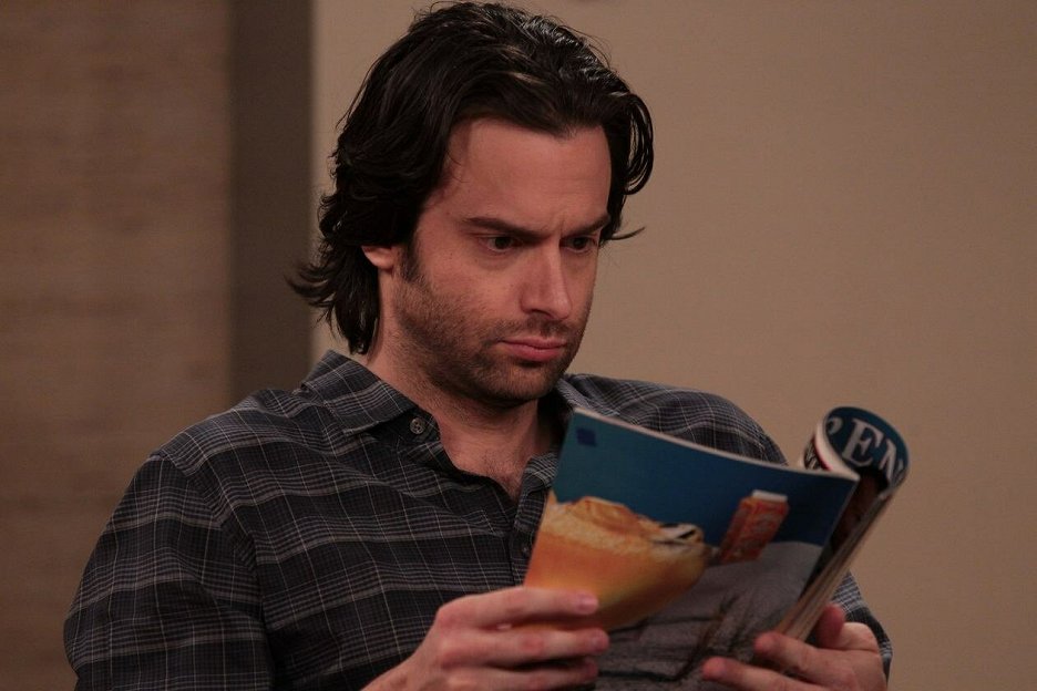 Whitney - Cake, Cake, Cake (S02E16) (2013) | ČSFD.cz