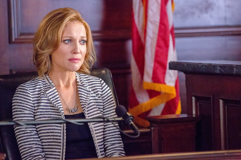 Franklin a Bash - Kershaw v. Lincecum (S04E02) (2014) | ČSFD.cz