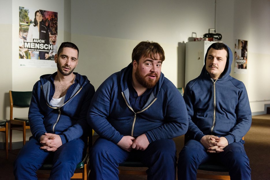 Im Knast - Hilf dir selbst (S01E02) (2015) | ČSFD.cz