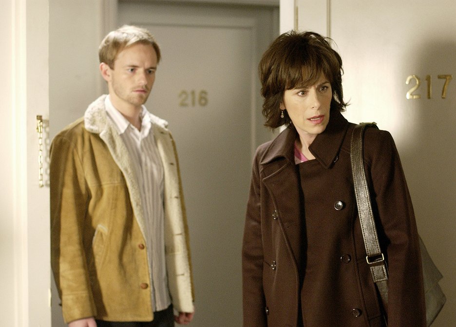 Malcolm v nesnázích - Ida Loses a Leg (S06E14) (2005) | ČSFD.cz