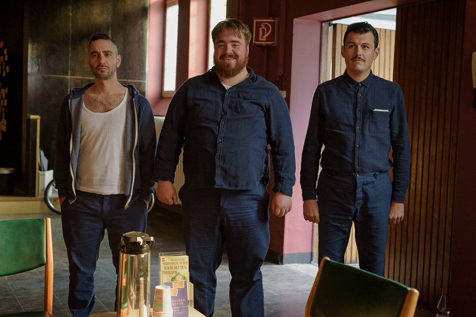 Im Knast - Ärger im Paradies (S02E01) (2017) | ČSFD.cz