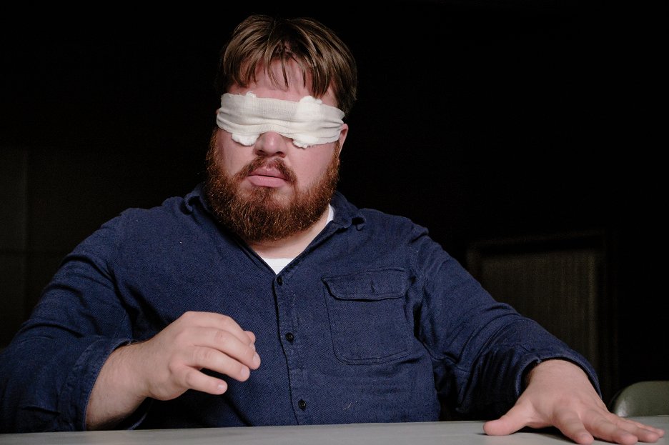 Im Knast - Der Zweiäugige unter den Blinden (S02E02) (2017) | ČSFD.cz