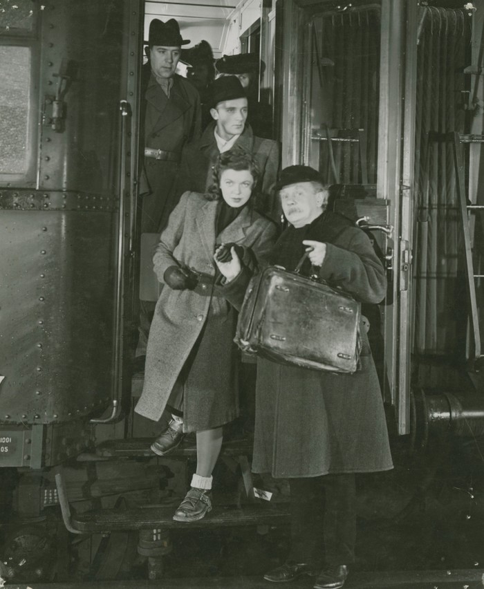 Fattiga riddare (1944) | ČSFD.cz