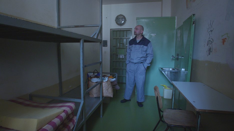 Enclosed World - My z jednoho města (E04) (2017) | Cinematheque | ČSFD.cz