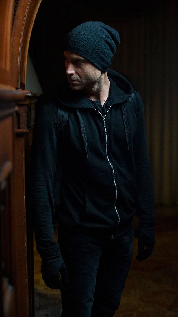 Dig - Meet the Rosenbergs (E03) (2015) | ČSFD.cz