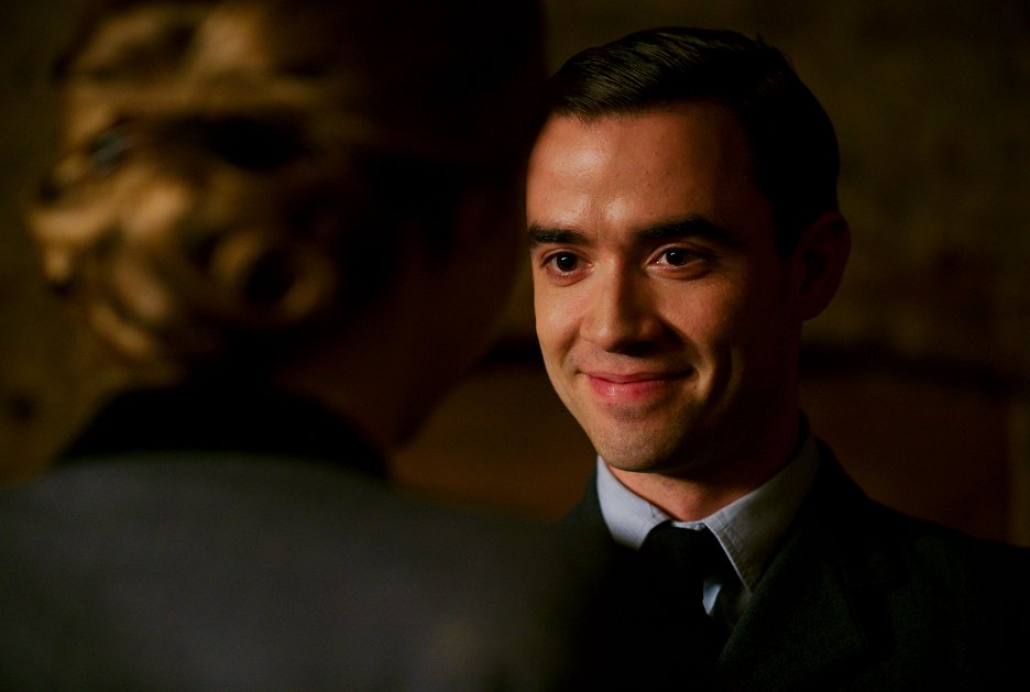 The Halcyon - Episode 3 (E03) (2017) | ČSFD.cz