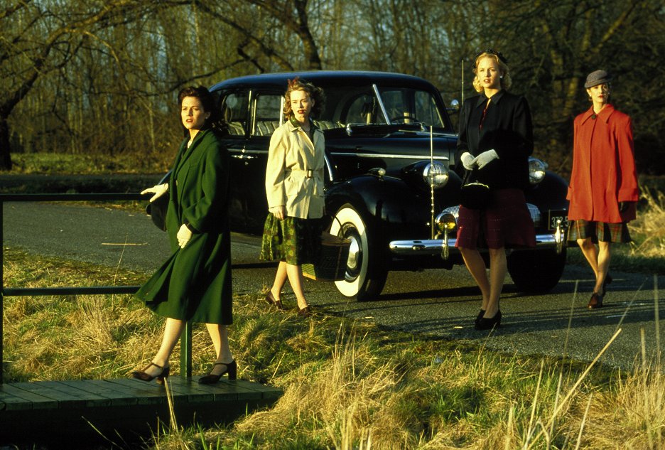 April Telek | Galerie - Z filmu | ČSFD.cz