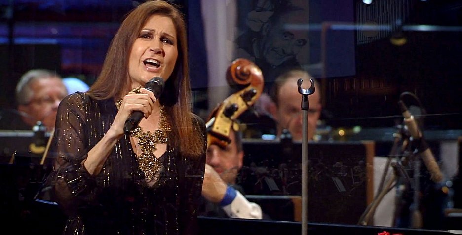 ČNSO Studio Live - Monica Mancini (2018) | ČSFD.cz