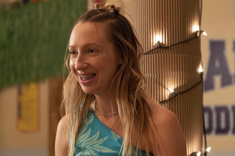 PEN15 - Dance (S01E10) (2019) | ČSFD.cz