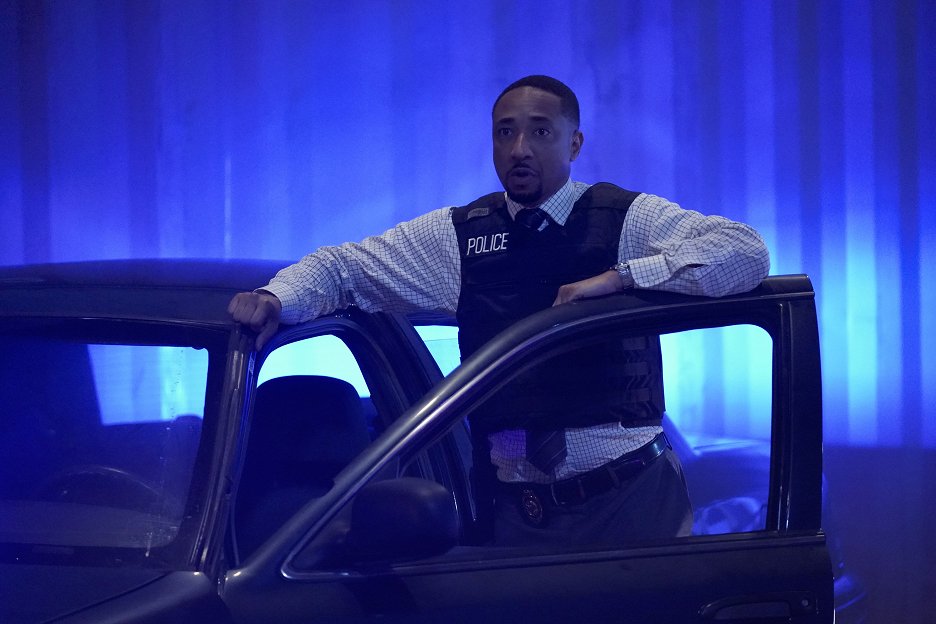 Black Lightning - Kniha vzpoury: 3. kapitola: Černí andílci (S02E10 ...