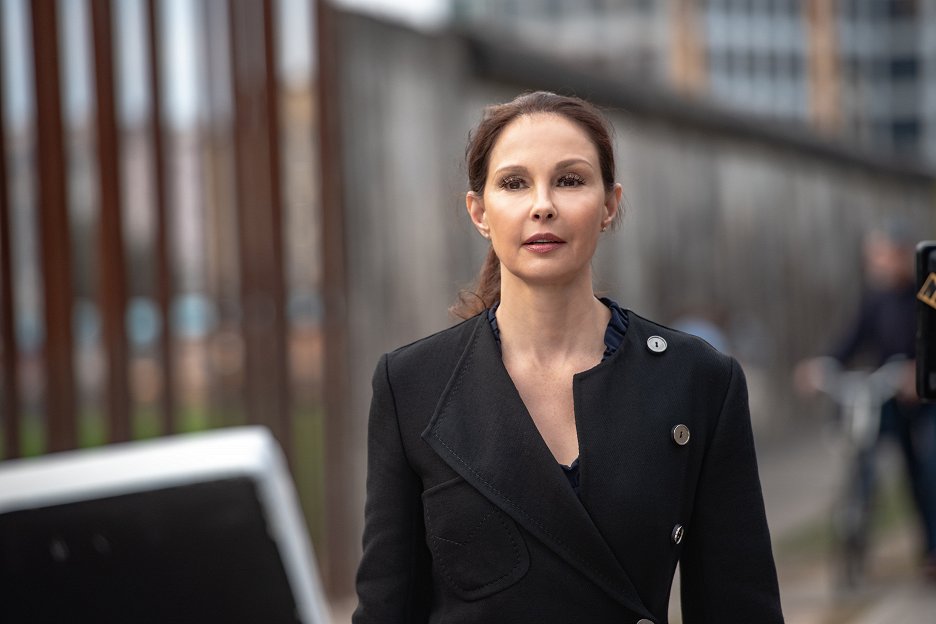 Berlínská mise - End of War (S03E09) (2019) | ČSFD.cz