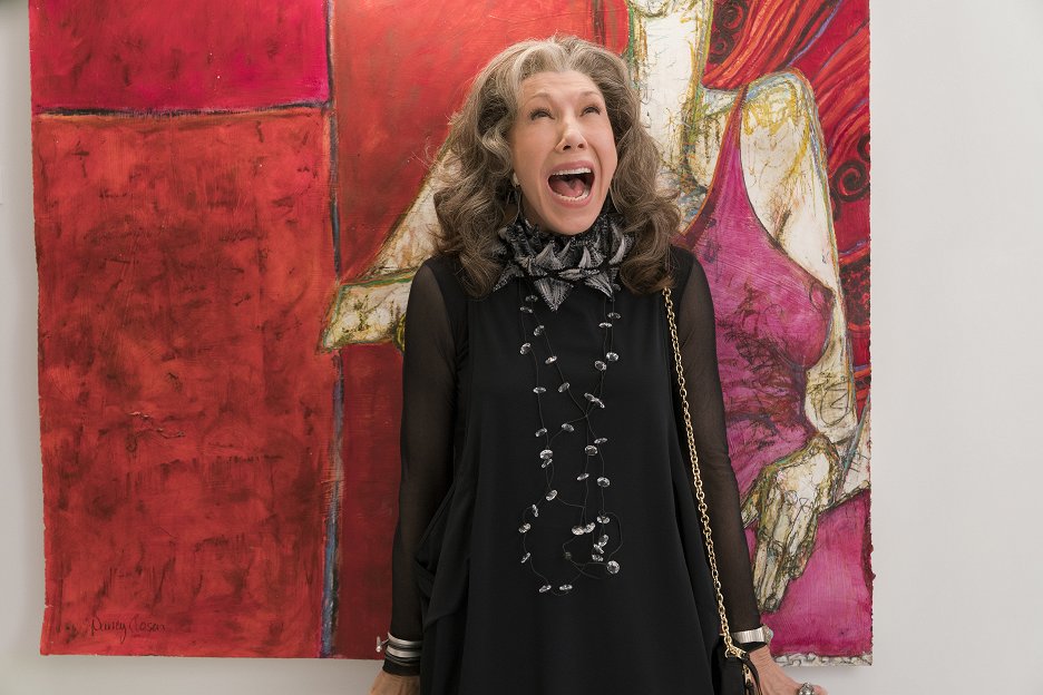 Grace a Frankie - Výstava (S03E01) (2017) | ČSFD.sk