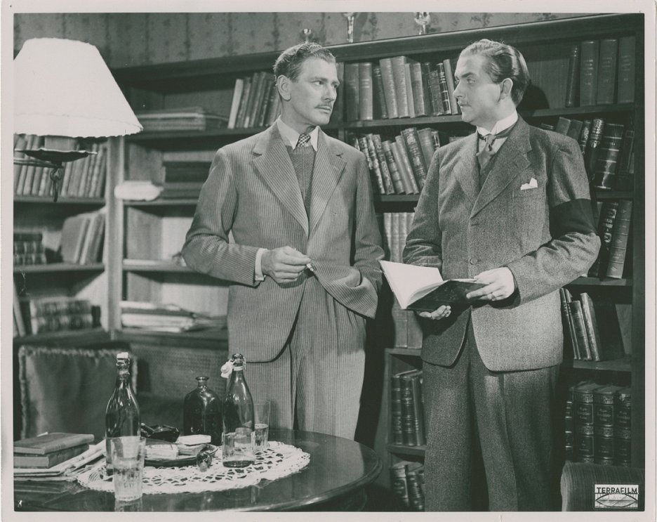 Lågor i dunklet (1942) | ČSFD.cz