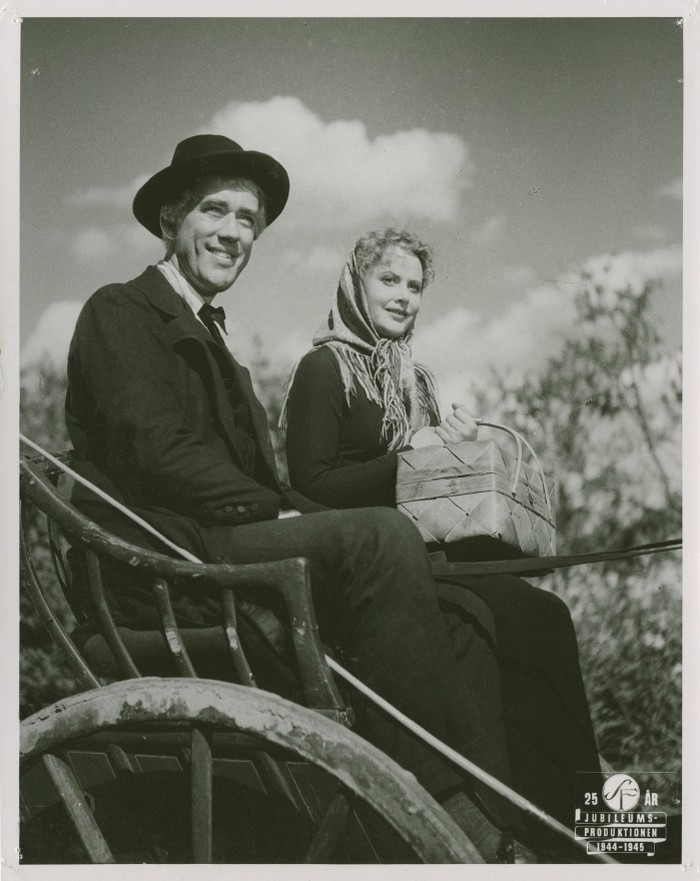 Mans kvinna (1945) | ČSFD.cz