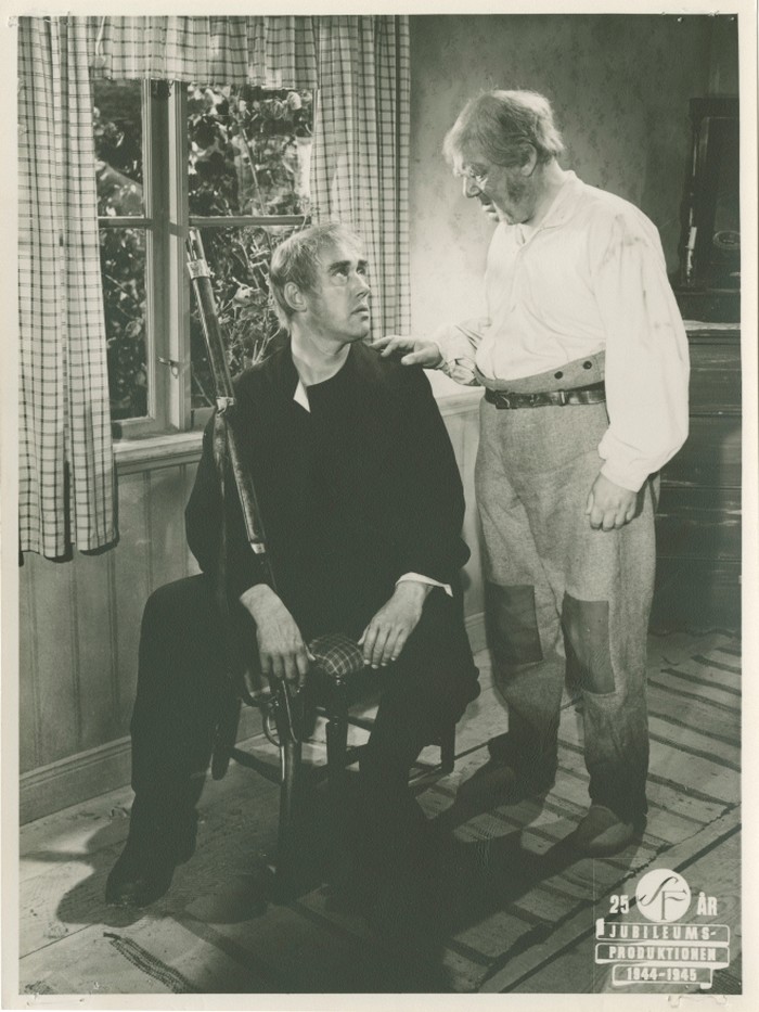 Mans kvinna (1945) | ČSFD.cz