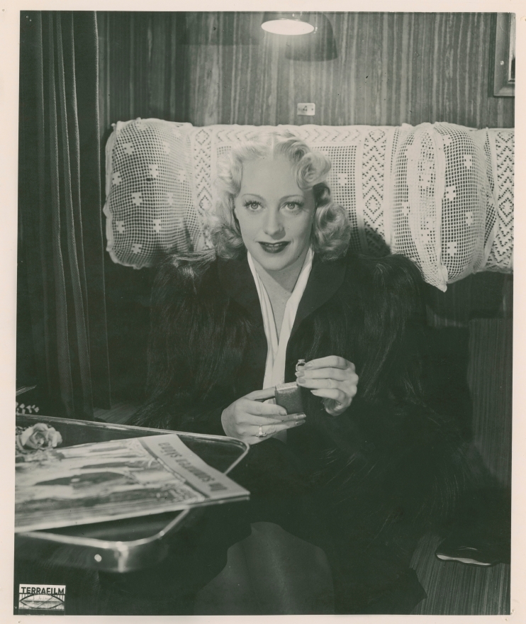 Narkos (1944) | ČSFD.cz