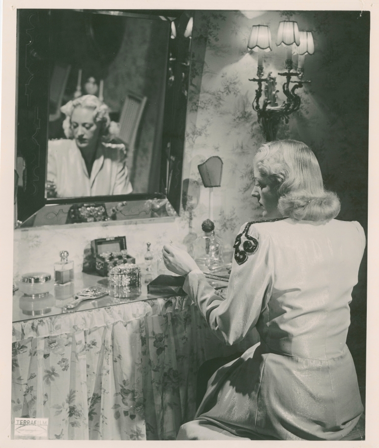 Narkos (1944) | ČSFD.cz