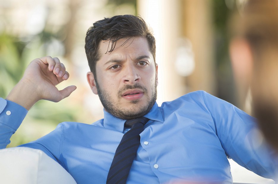 Riviéra - Padělatelé (S01E02) (2017) | ČSFD.cz