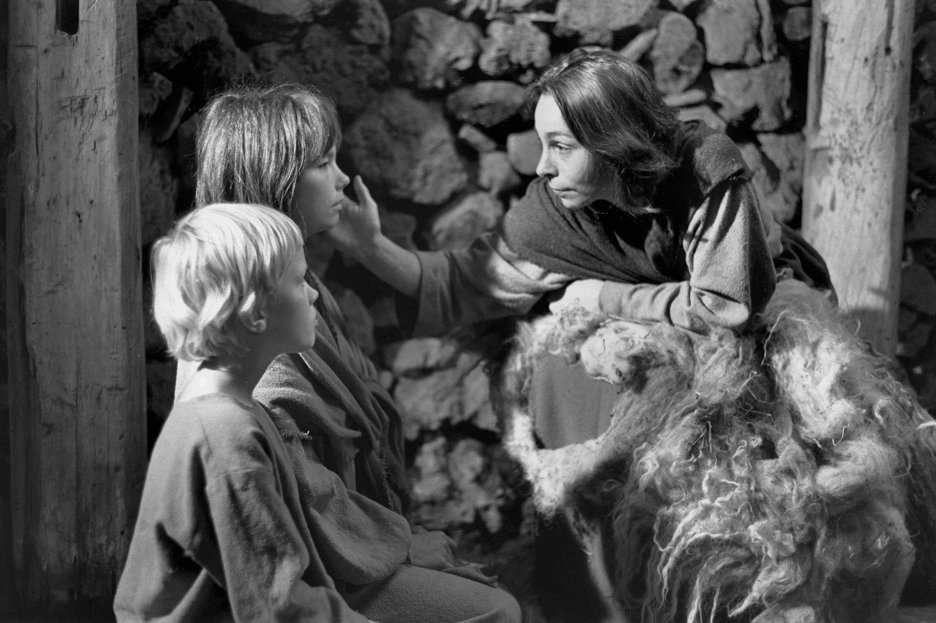 The Juniper Tree (1990) | ČSFD.cz