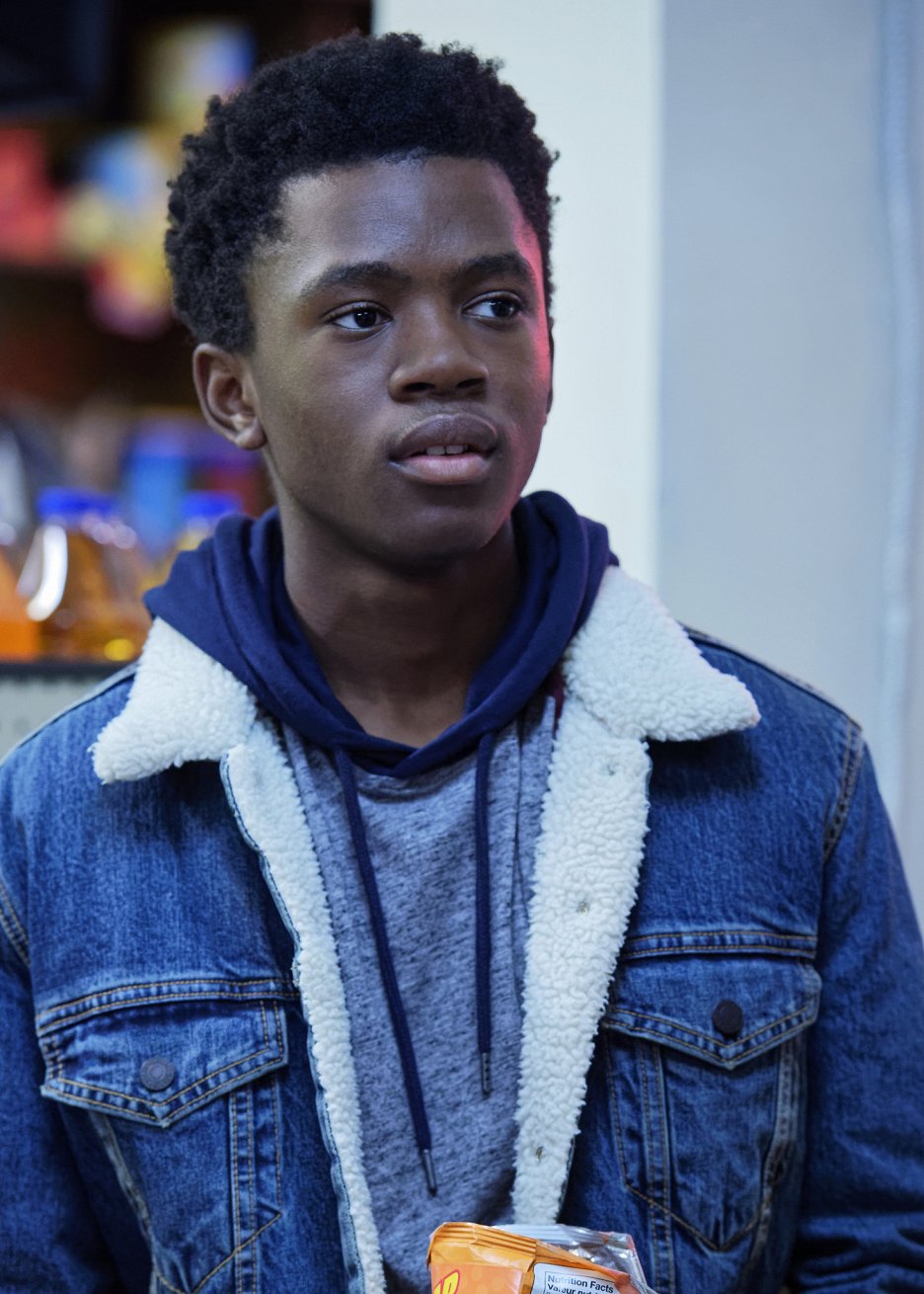 In the Dark - The Graduate (S01E04) (2019) | ČSFD.cz